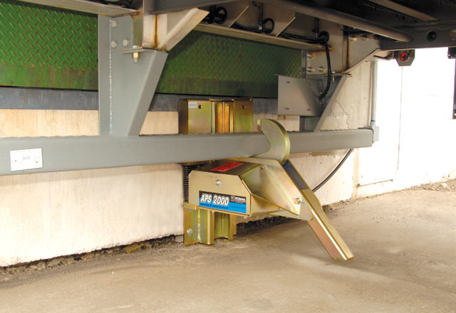 KELLEY-3334_PROD_640x440_RESTRAINT_VEHICLE_APS2000_002